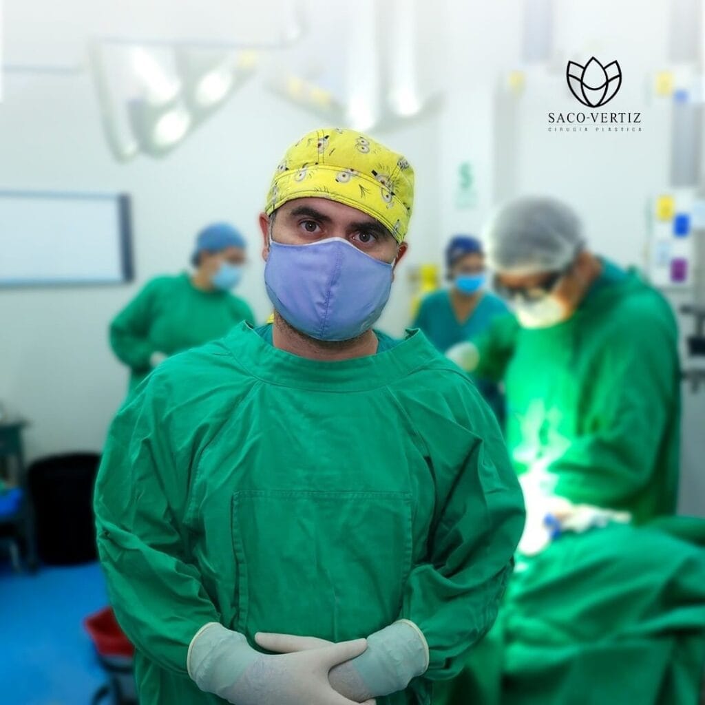 Mastopexia Combinada con Mamoplastia de Aumento - Cirugía en Peru